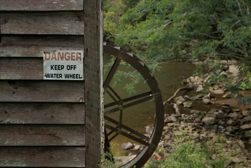 Are There Safety Risks With Shared Wells? - Water Well Owners